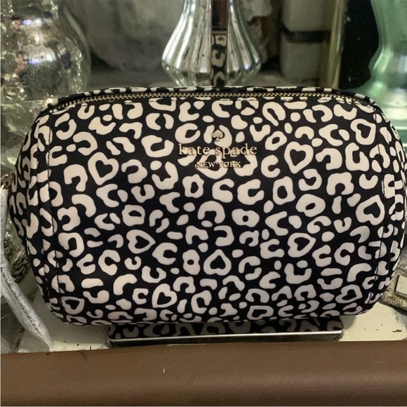 kate spade | Bags | Kate Spade Chelsea Leopard Heart Medium Cosmetic ...